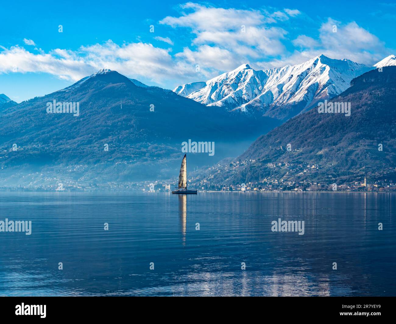 Sail boat on Lake Como Stock Photo - Alamy