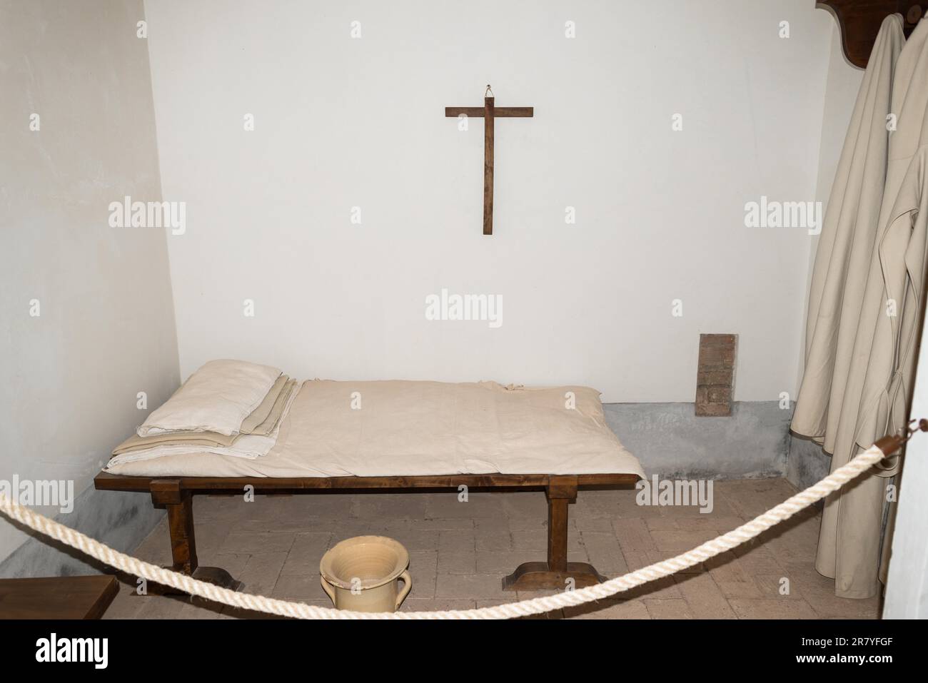 Monastic cell hi-res stock photography and images - Alamy