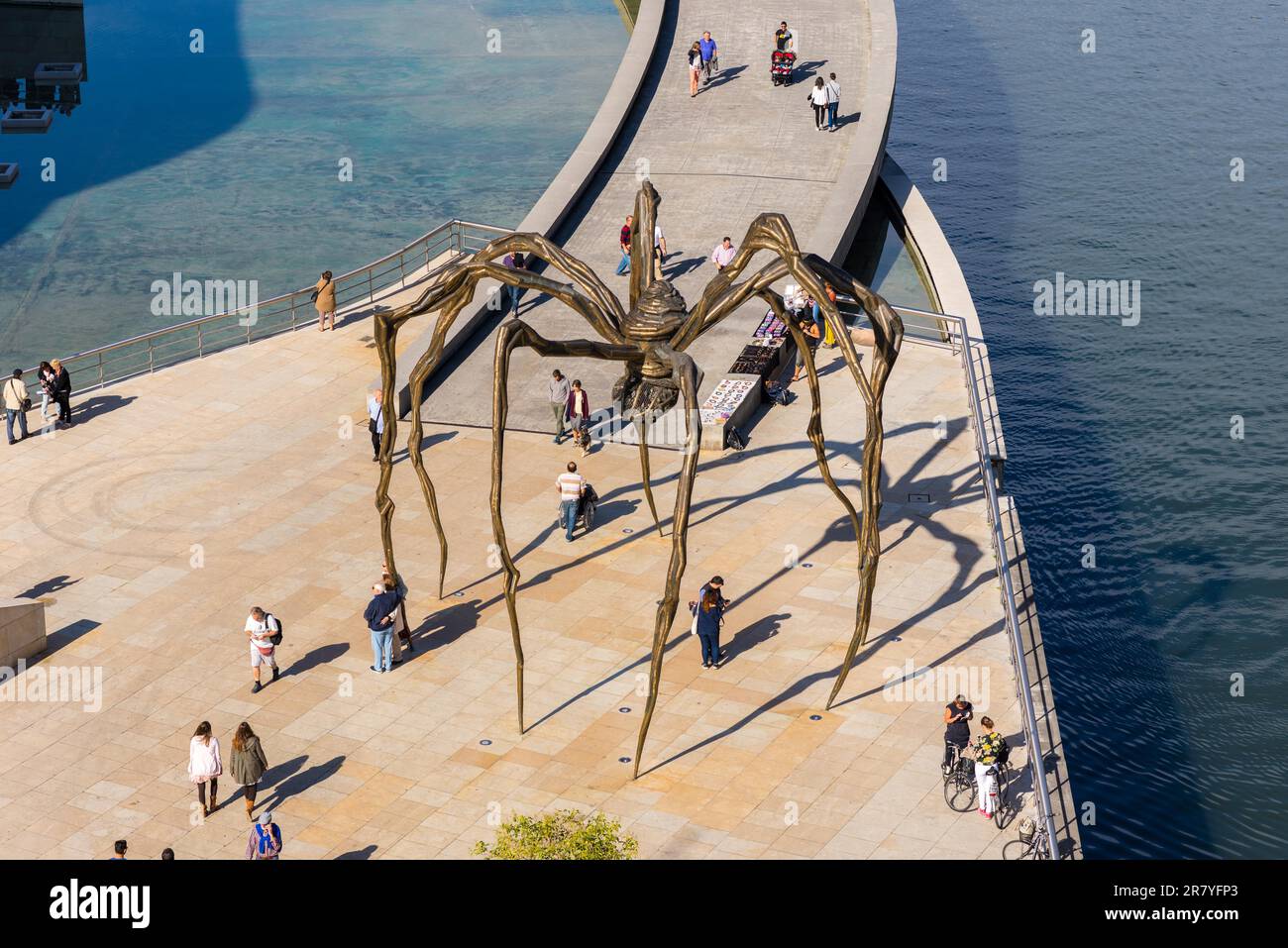 The Maman bronze, stainless steel sculpture from the artist Louise ...