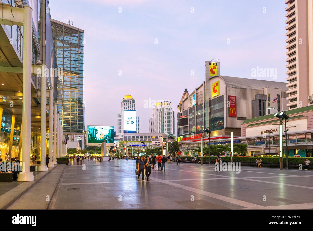 Shopping centralworld hi-res stock photography and images - Alamy