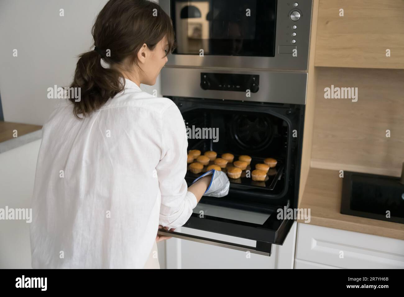 Woman baking home hi-res stock photography and images - Alamy