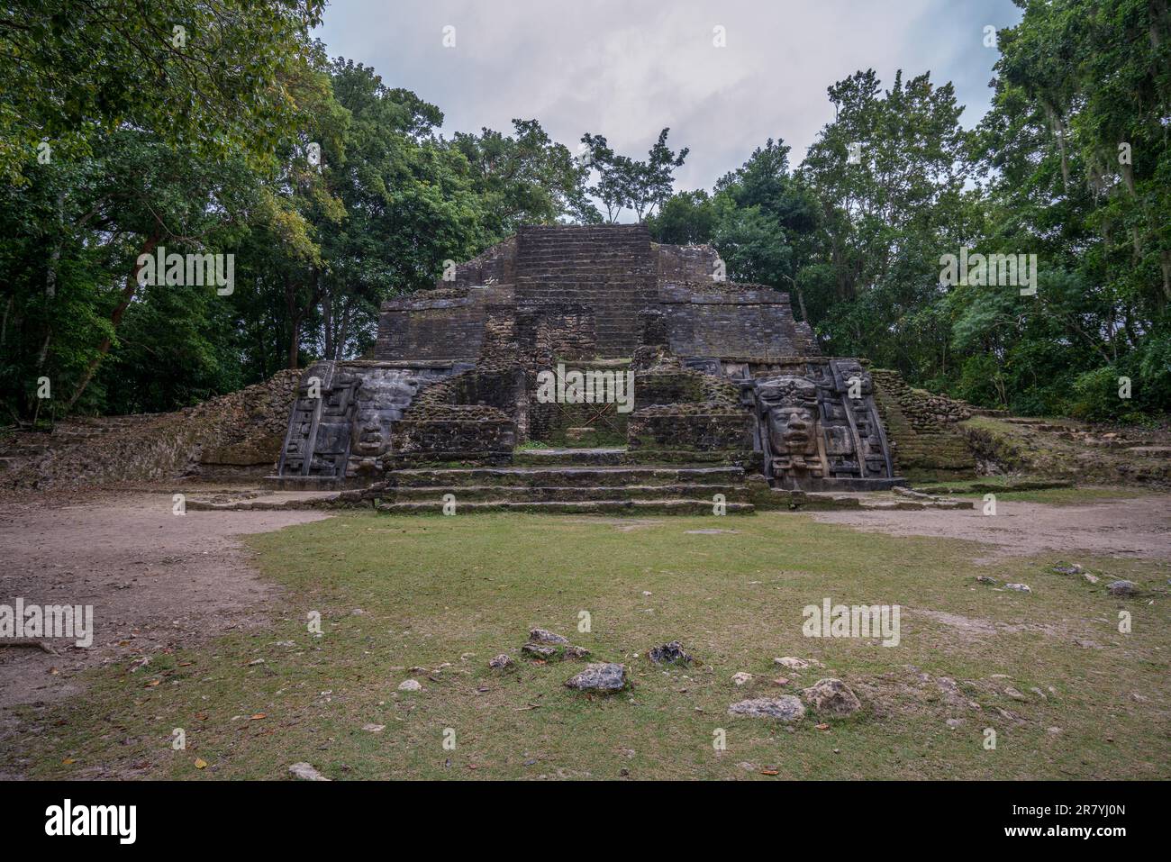 The Mayan ruins of Lamanai Stock Photo - Alamy