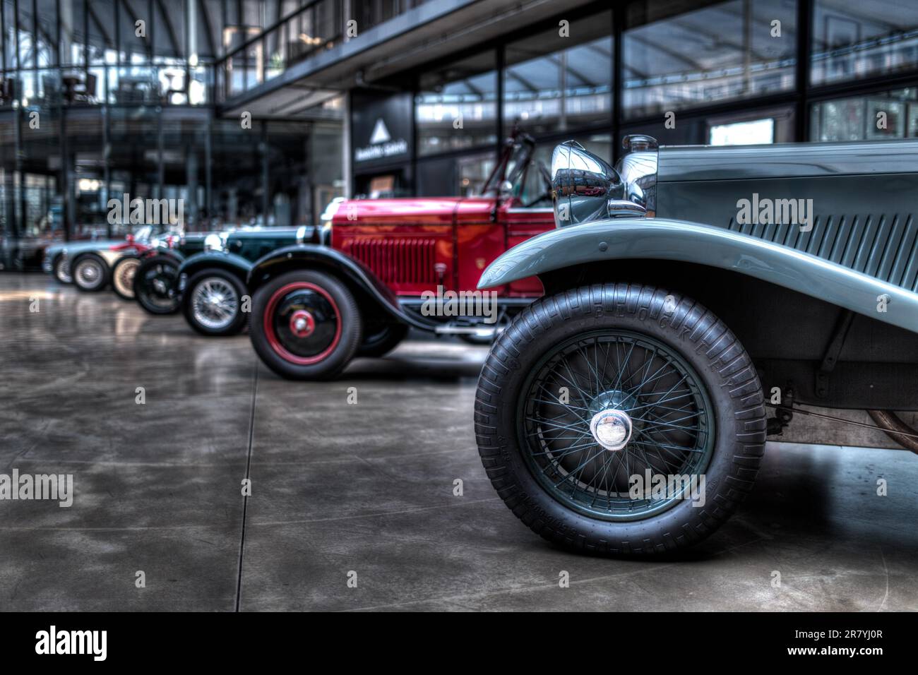 Oldtimer big garage Stock Photo - Alamy