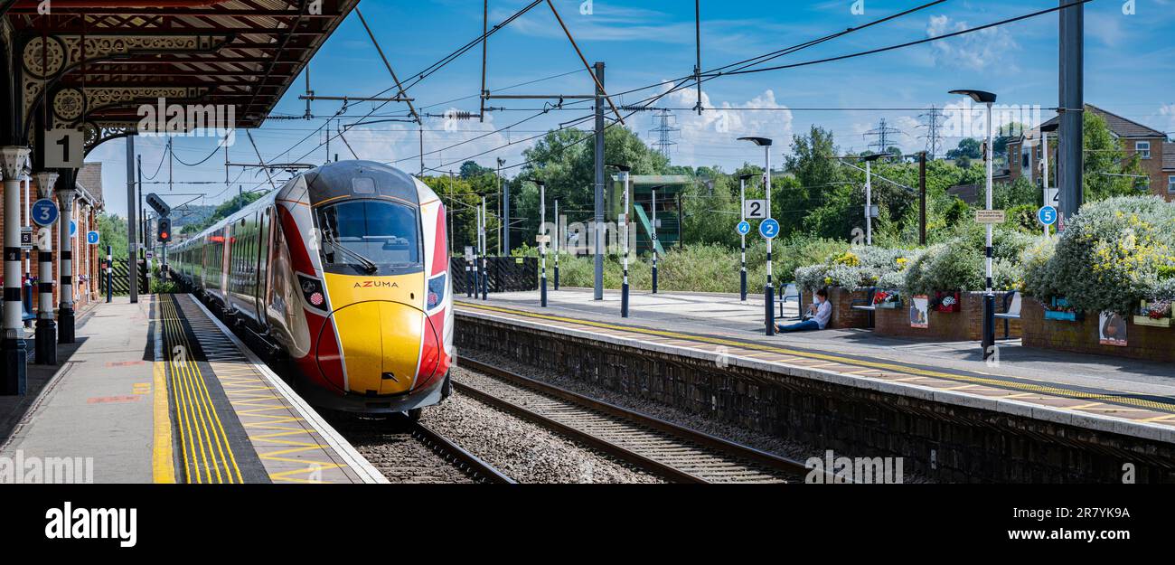 Train Station, Grantham, Lincolnshire, UK – A London North Eastern ...