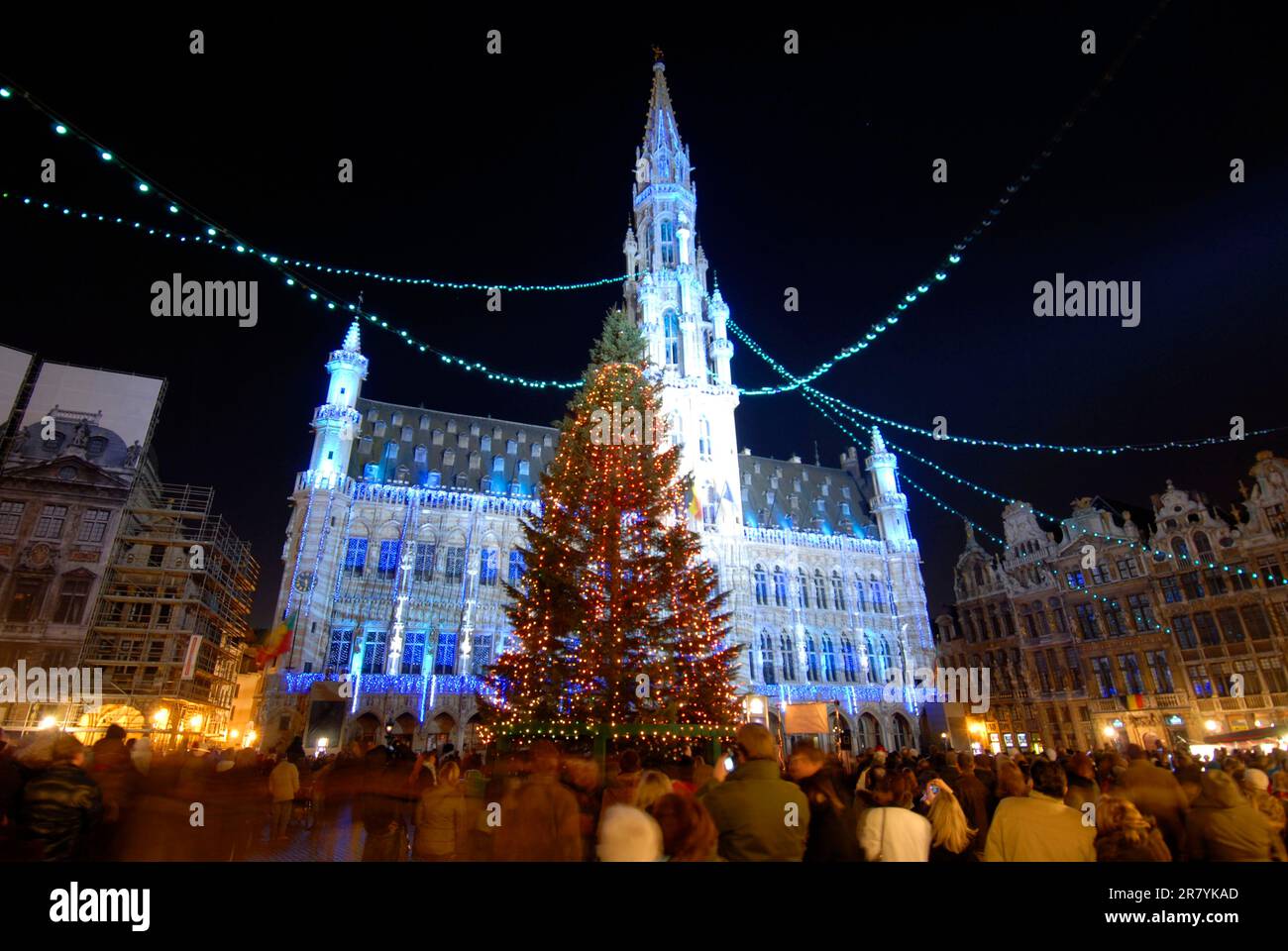 City Hall and Christmas Tree in the Evening, Christmas Market, Brussels ...