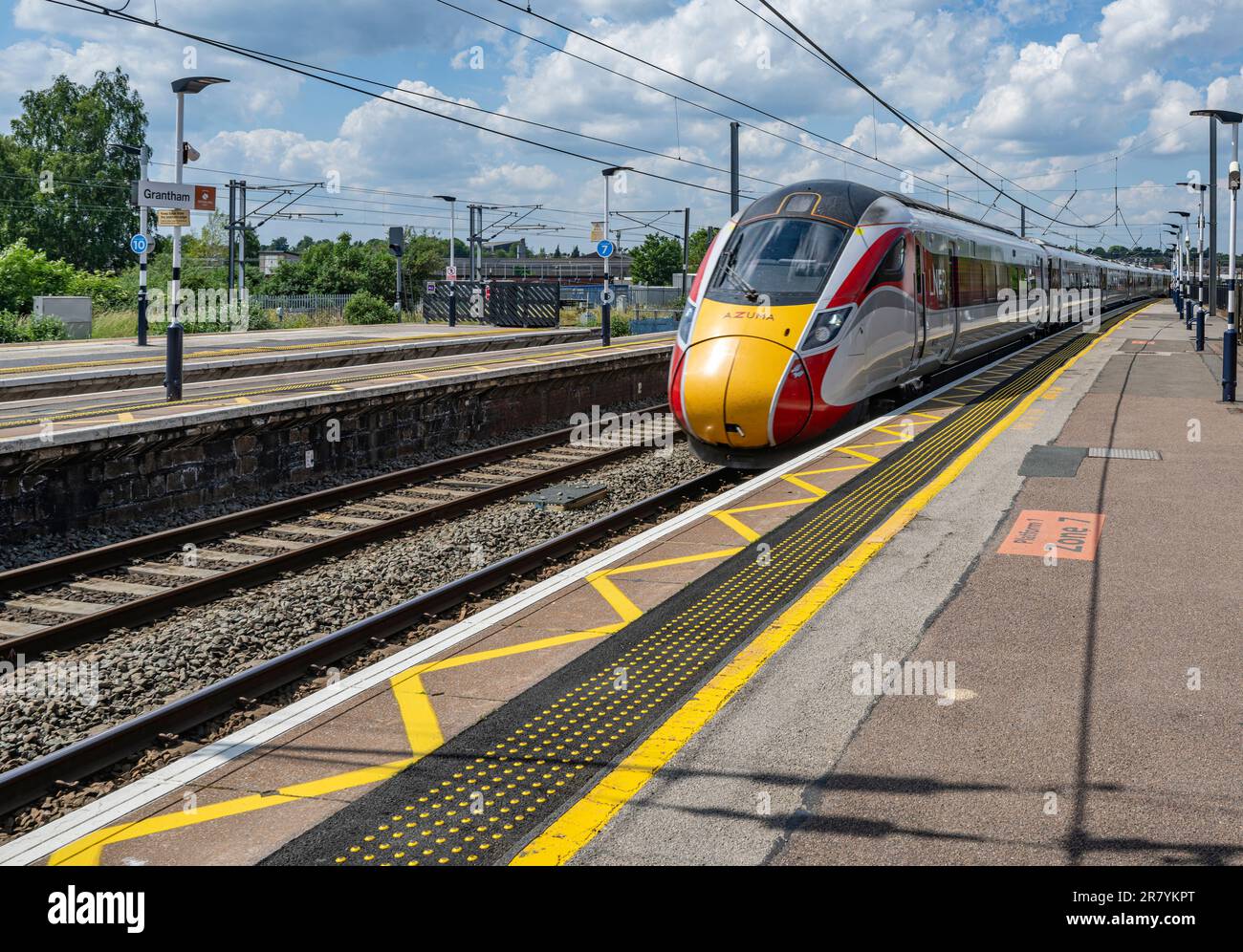 Train Station, Grantham, Lincolnshire, UK – A London North Eastern ...