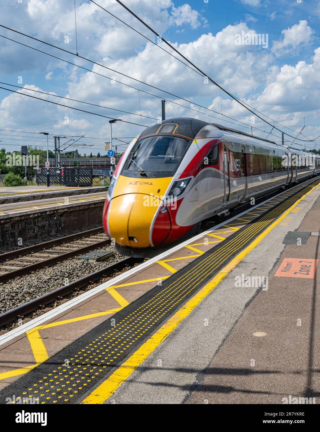 Train Station, Grantham, Lincolnshire, UK – A London North Eastern ...