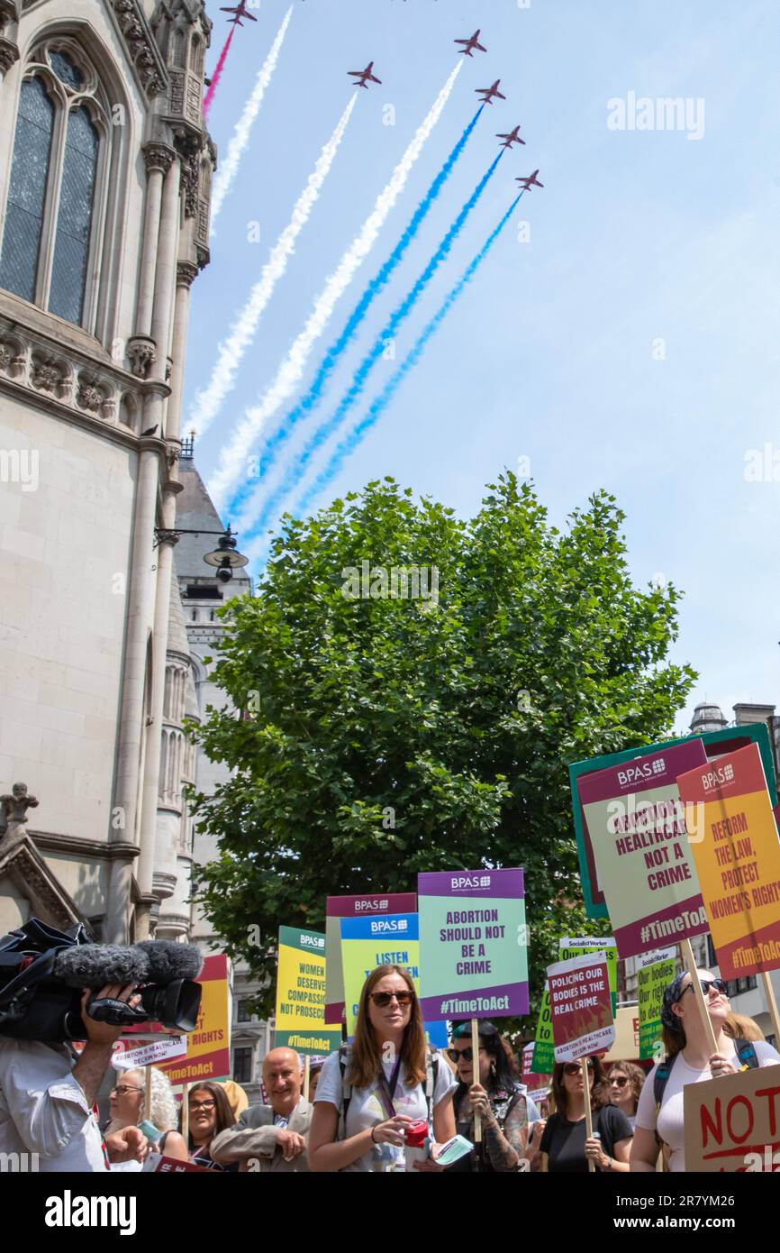 Prison arrows hi-res stock photography and images - Alamy