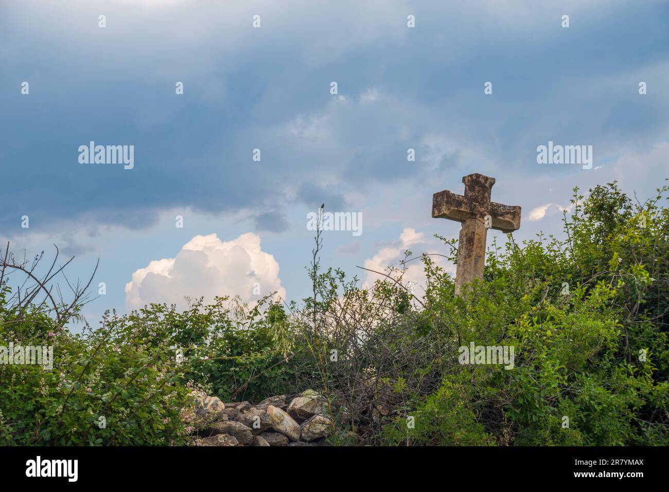 Cruz cruces de piedra hi-res stock photography and images - Alamy