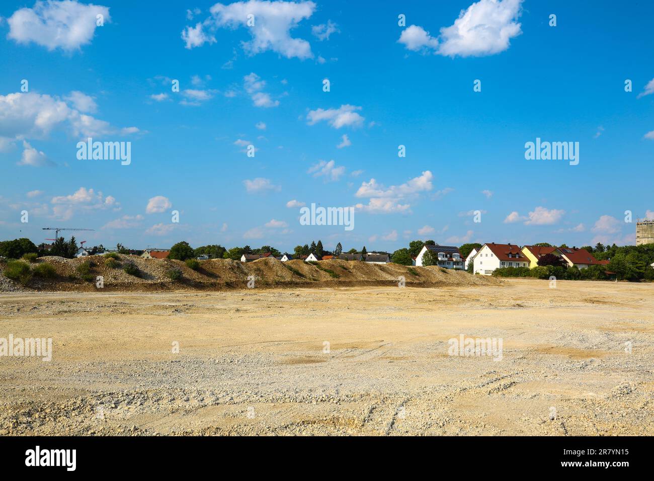 Building area in Munich, Lerchenau, earth already removed, gravel Stock ...