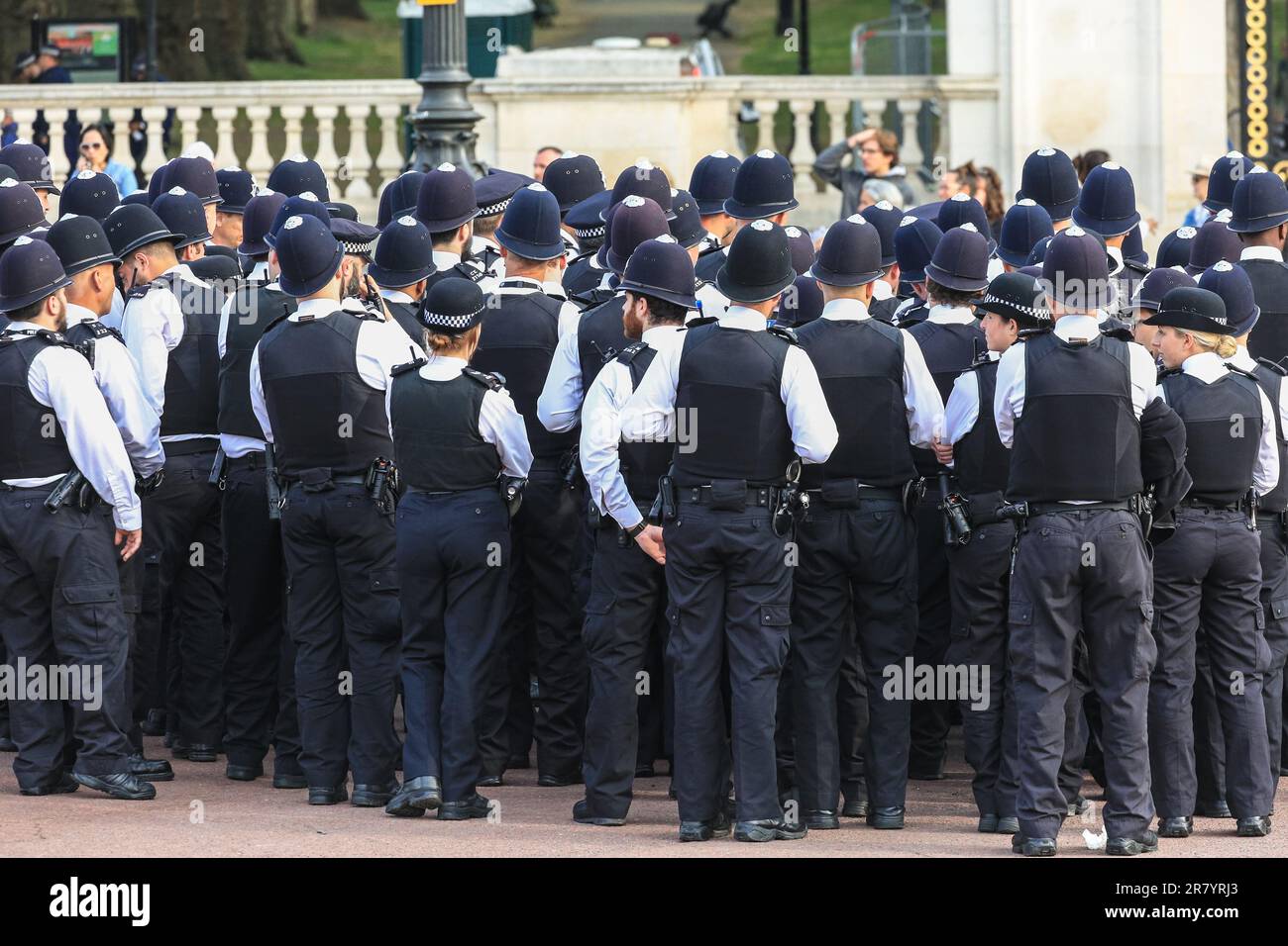 London, England, UK. 17th June, 2023. Metropolitan Police officers ...