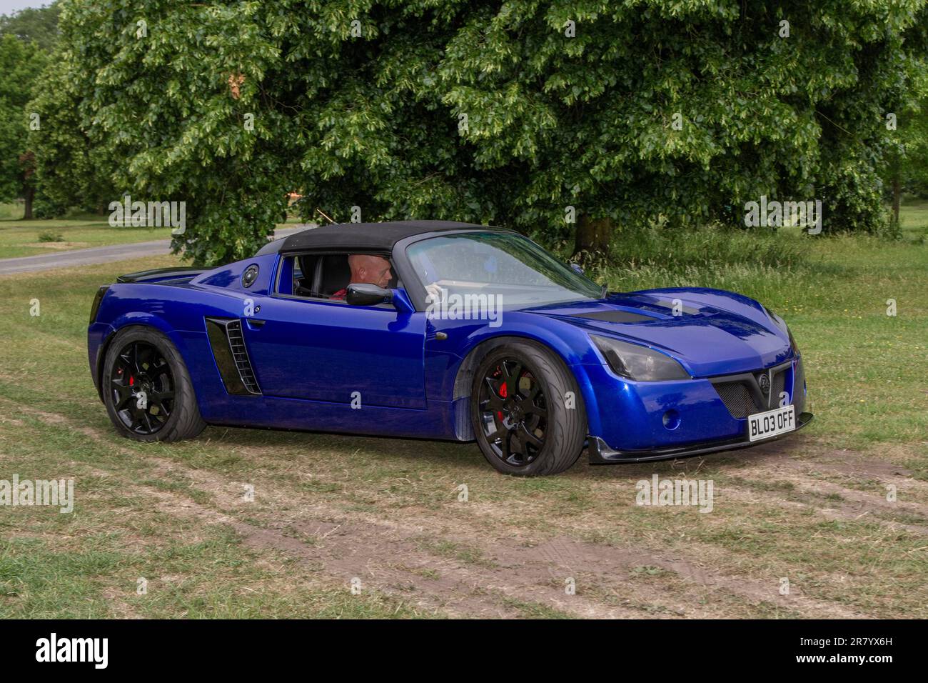 Vauxhall Vx220 Wallpaper