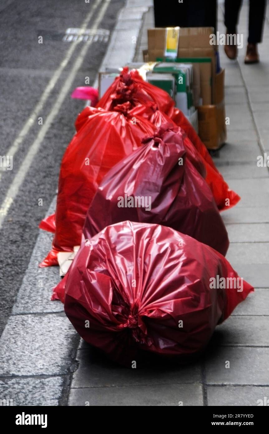 Westminster rubbish hi-res stock photography and images - Alamy