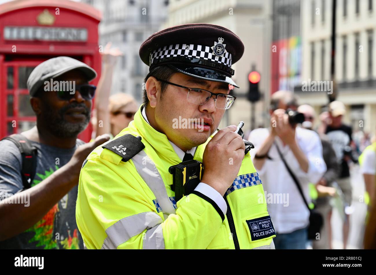Metropolitan Police Officer, The Strand, London, UK Stock Photo - Alamy