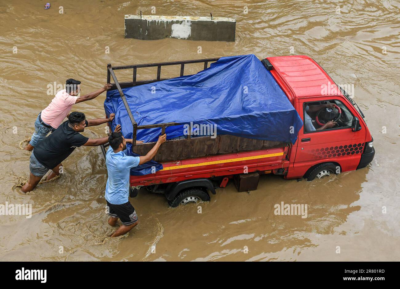 Push car in flood hi-res stock photography and images - Alamy