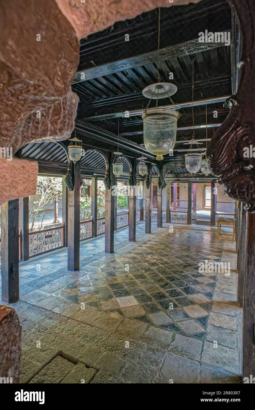 03 10 2016 Vintage Peshwa Style wooden Temple Interior of Shri ...
