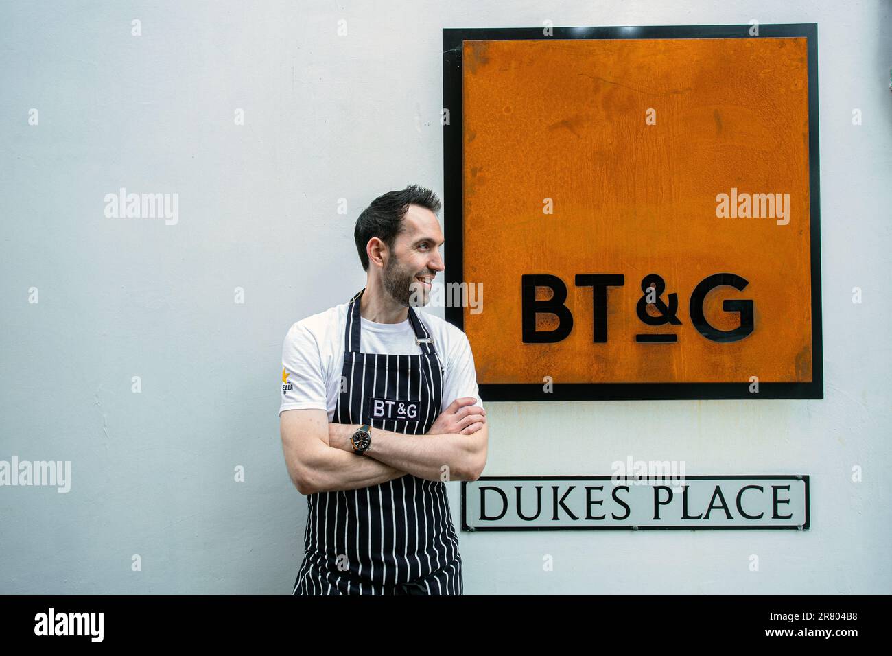 Butchers outside hi-res stock photography and images - Alamy