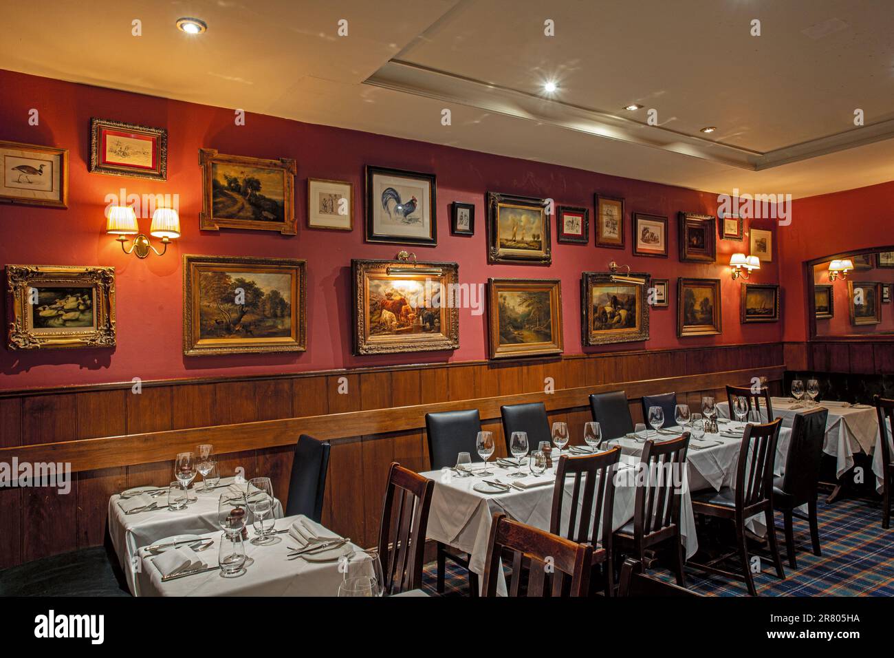 Interior view of the traditional pub and restaurant the Guinea Grill in ...