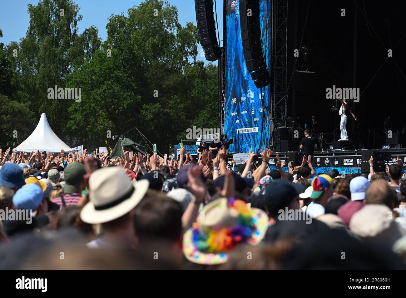 18 June 2023, Lower Saxony, Scheeßel: Thousands of visitors to the ...