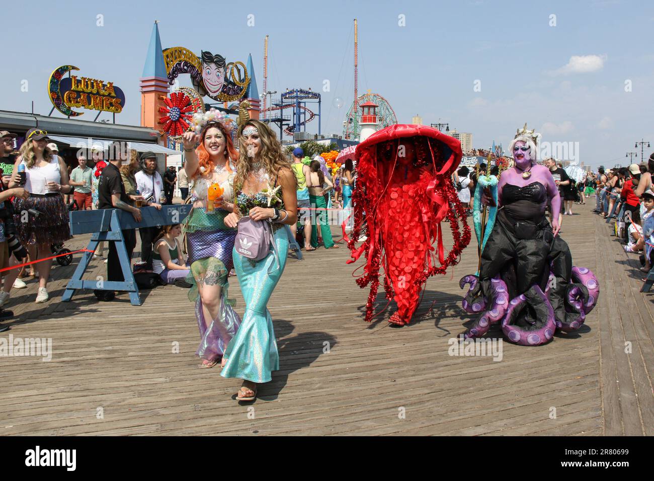 Brooklyn, USA. 17th June, 2023. People watch and participate in the ...