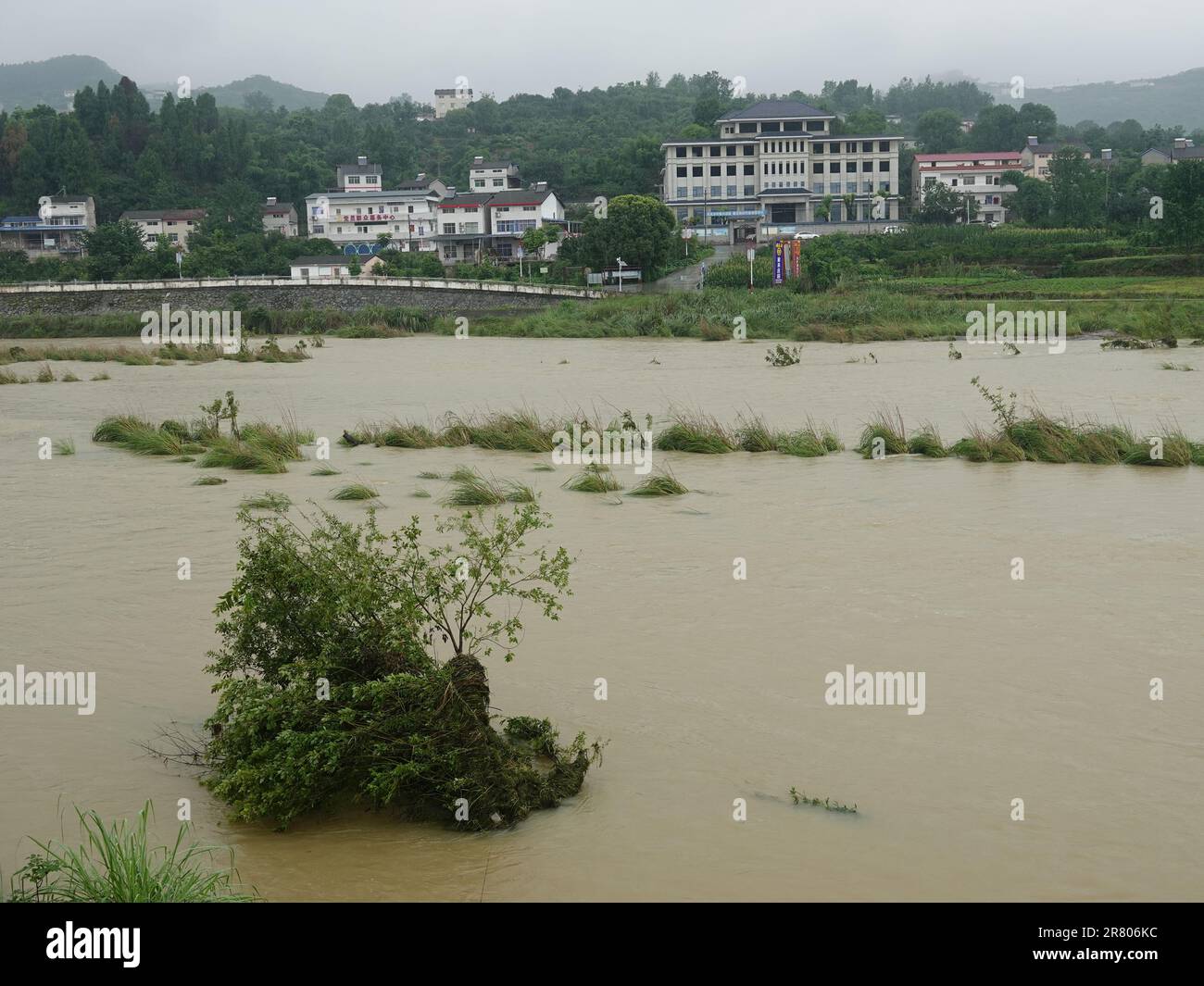 Flood of Huangbai River, a first-level tributary of the Yangtze River ...