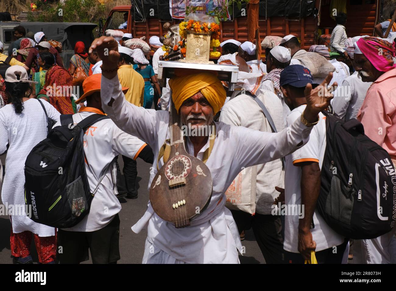 Pandharpur palkhi dive ghat pune hi-res stock photography and images ...