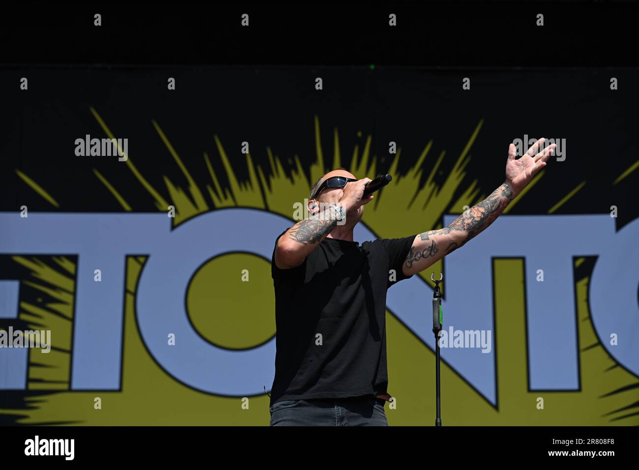 18 June 2023, Lower Saxony, Scheeßel: Oliver Meister, singer of the ...