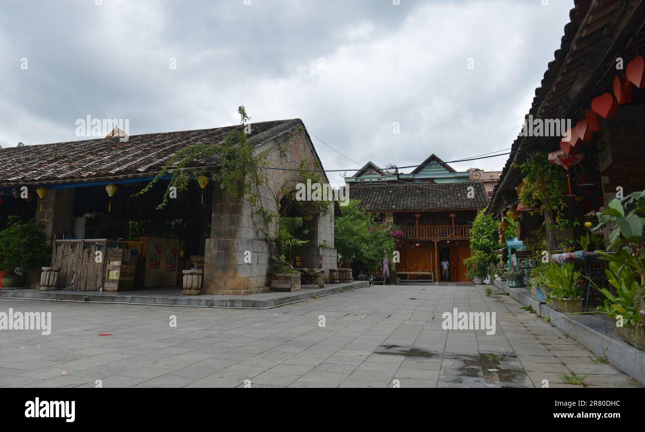 Dong Van ancient town. Ha Giang, Vietnam. 越南旅游, वियतनाम पर्यटन, 베트남 관광 ...