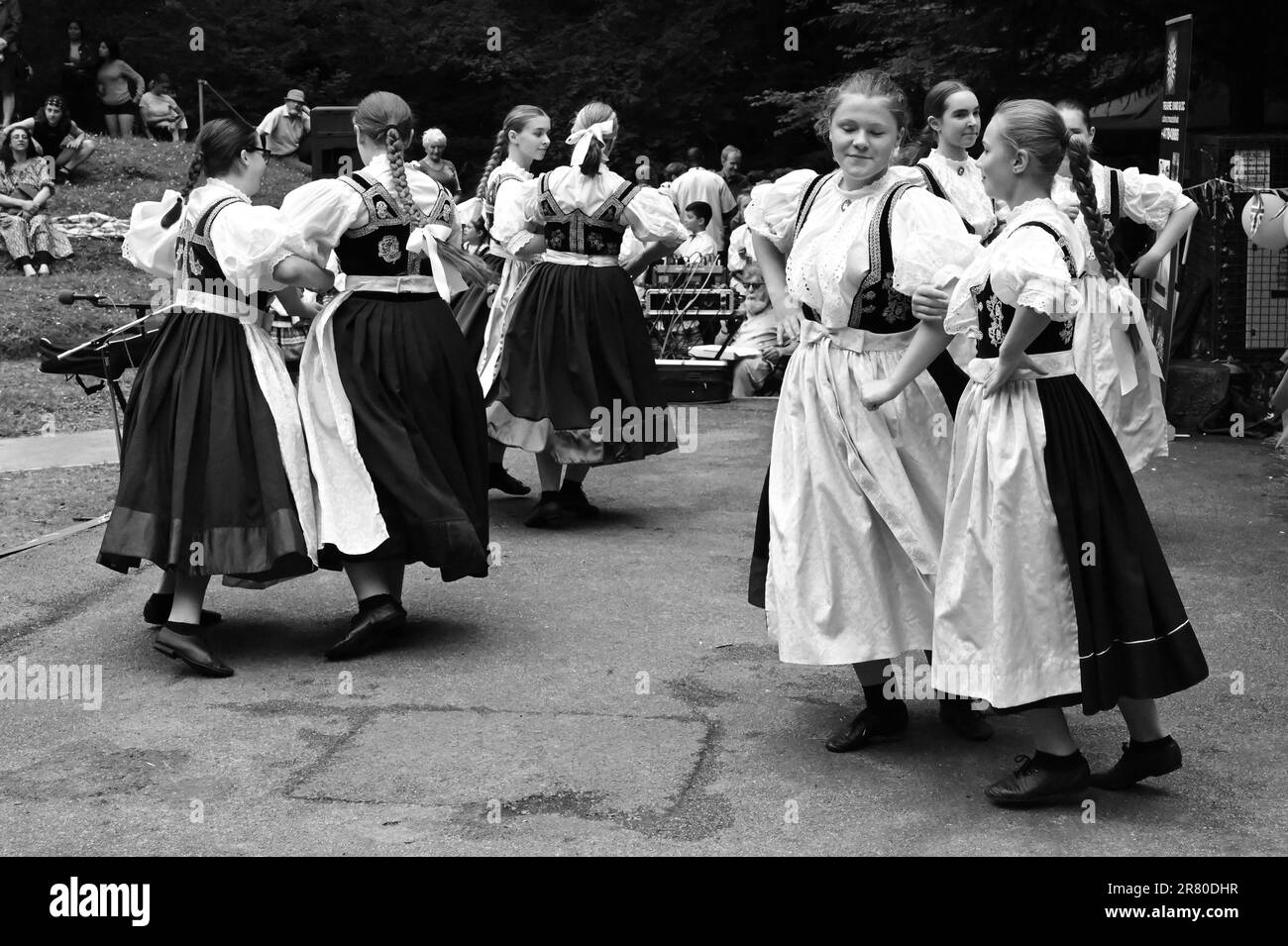 Traditional polish folk music dancers Black and White Stock Photos ...