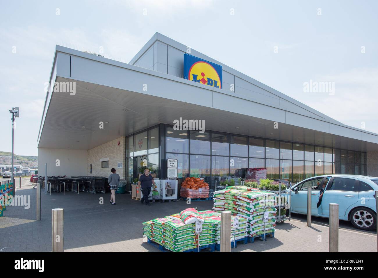 Lidl supermarket, Hamm Beach Road, Portland, Dorset Stock Photo - Alamy