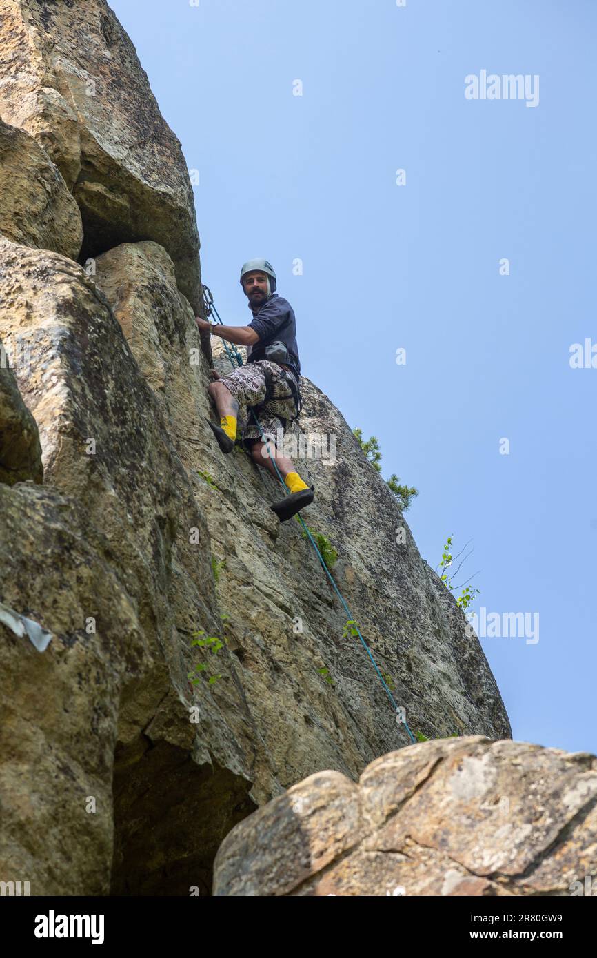 Risk and Determination: One Mans Extreme Full-Length Climb up the ...