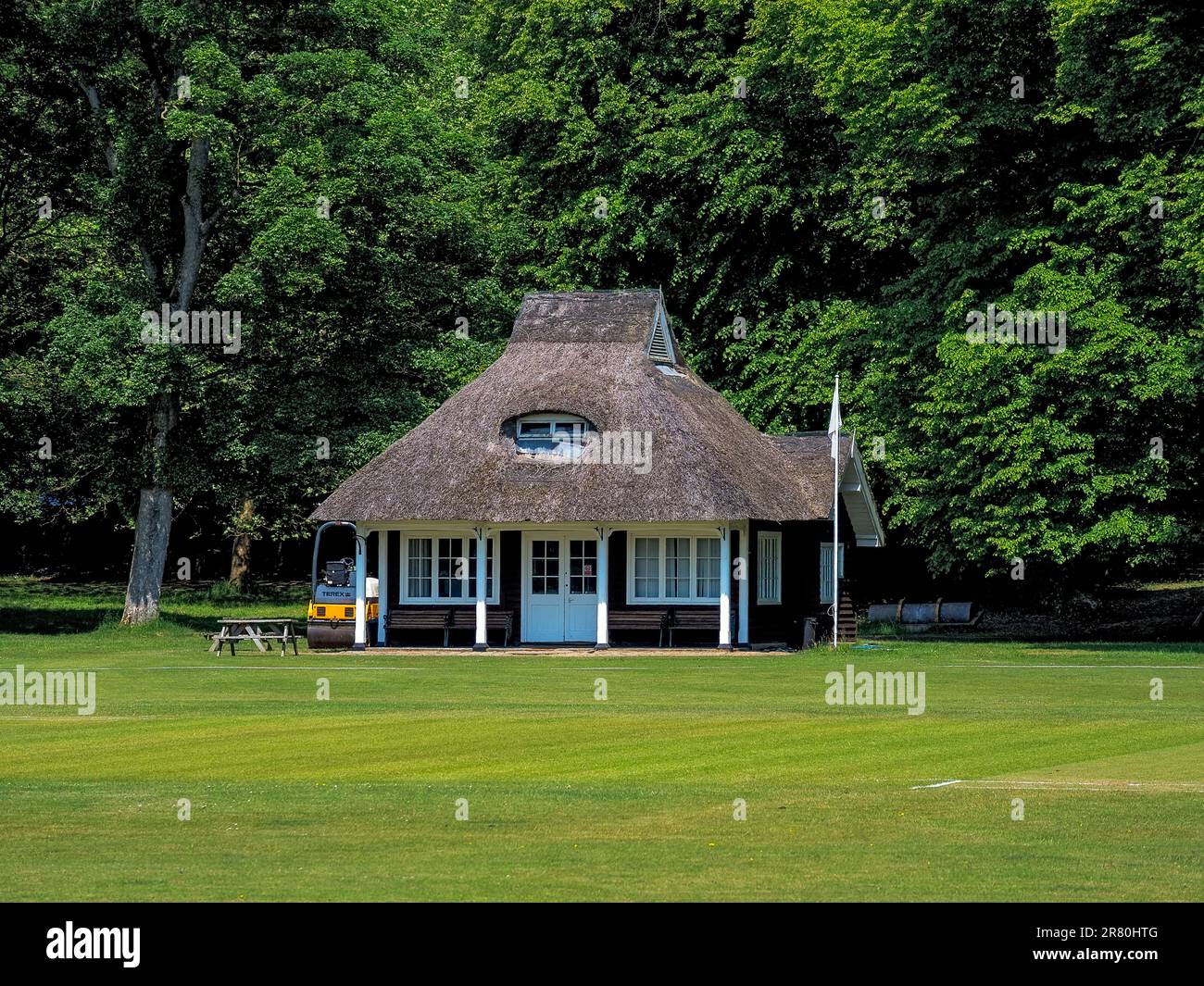 Chatsworth Derbyshire Uk June 2023 Cricket pavilion on the side of ...