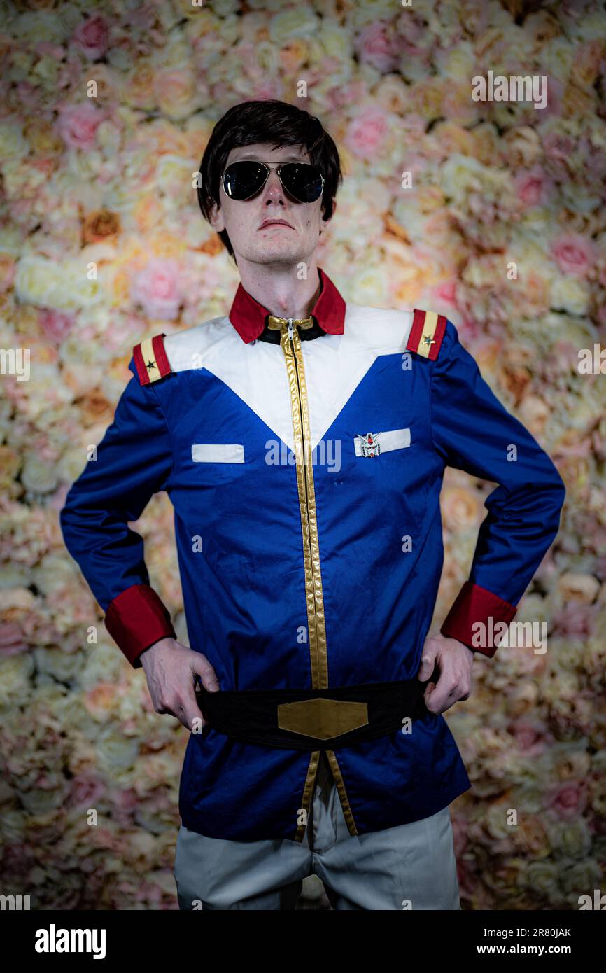 Cosplayer Reece Weathers, 15, dressed as Amuro Ray, a 1970's manga ...