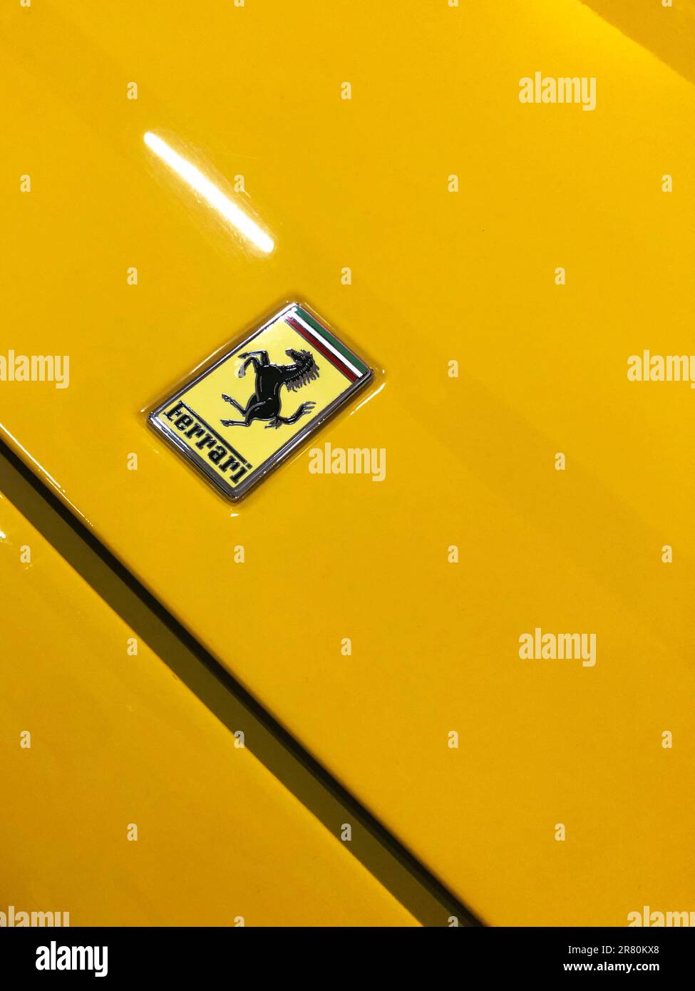 Capturing yellow elegance hi-res stock photography and images - Alamy