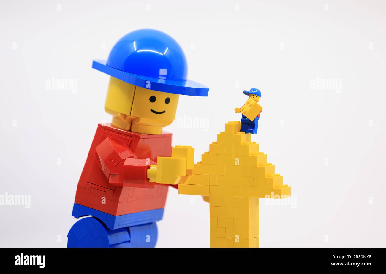 Mini build hi-res stock photography and images - Alamy