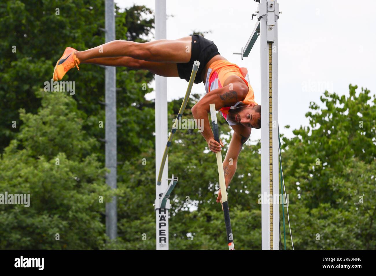 Pole vault olympics hi-res stock photography and images - Alamy