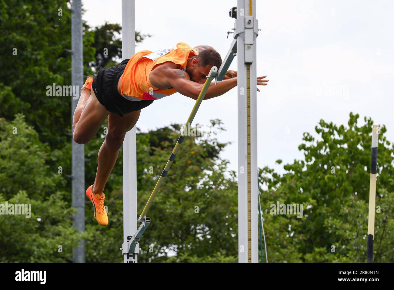 Pole vault olympics hi-res stock photography and images - Alamy