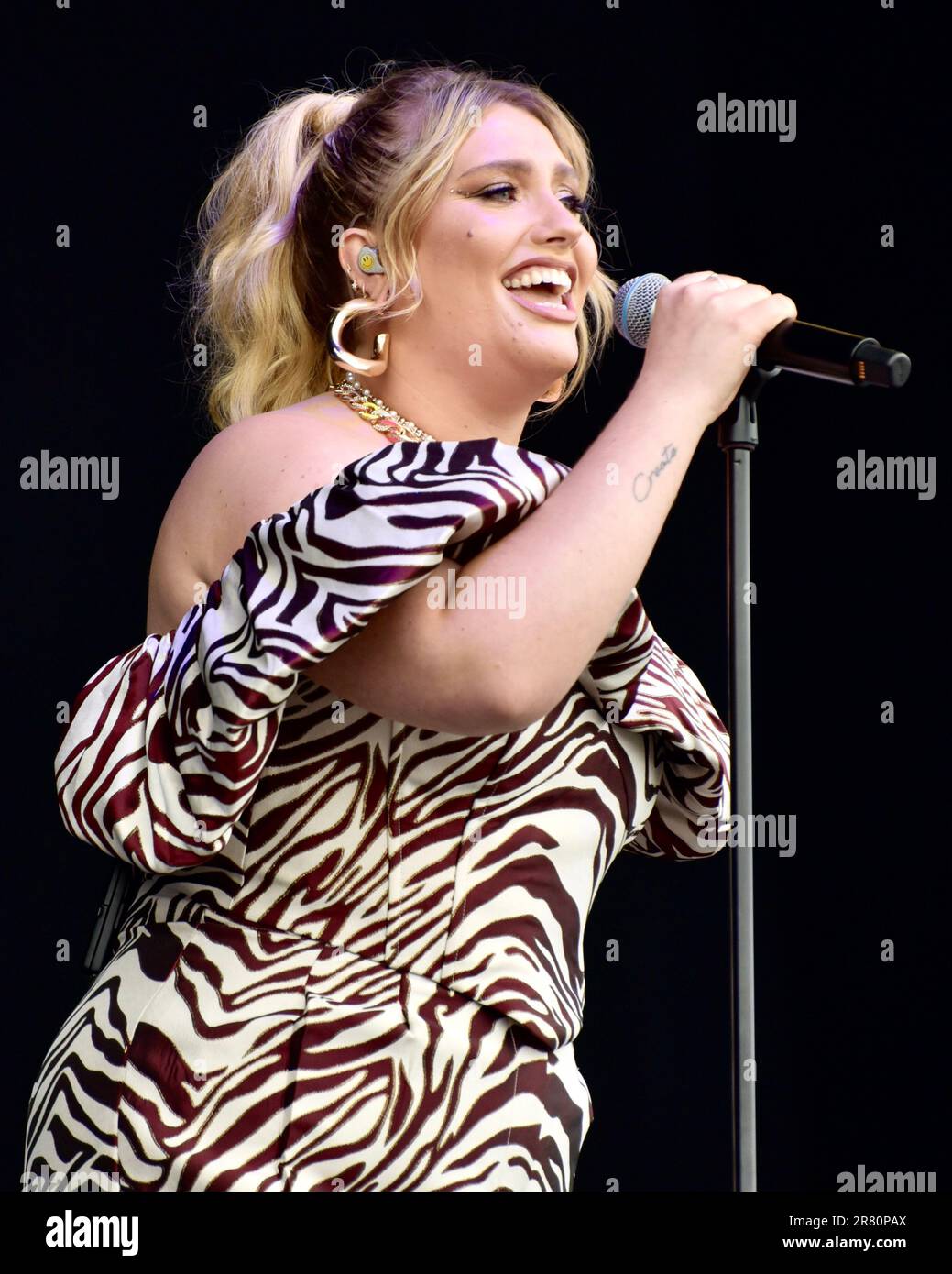 Ella henderson hi-res stock photography and images - Alamy