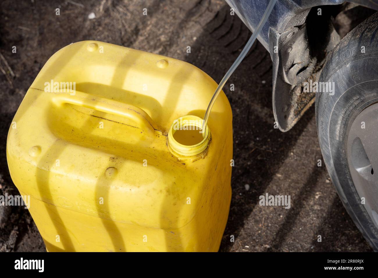 Syphoning gas hi-res stock photography and images - Alamy