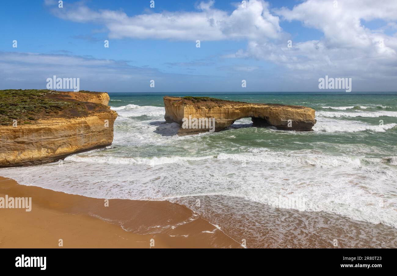 The London Bridge rock formation on the Great Ocean Road, Port Campbell ...