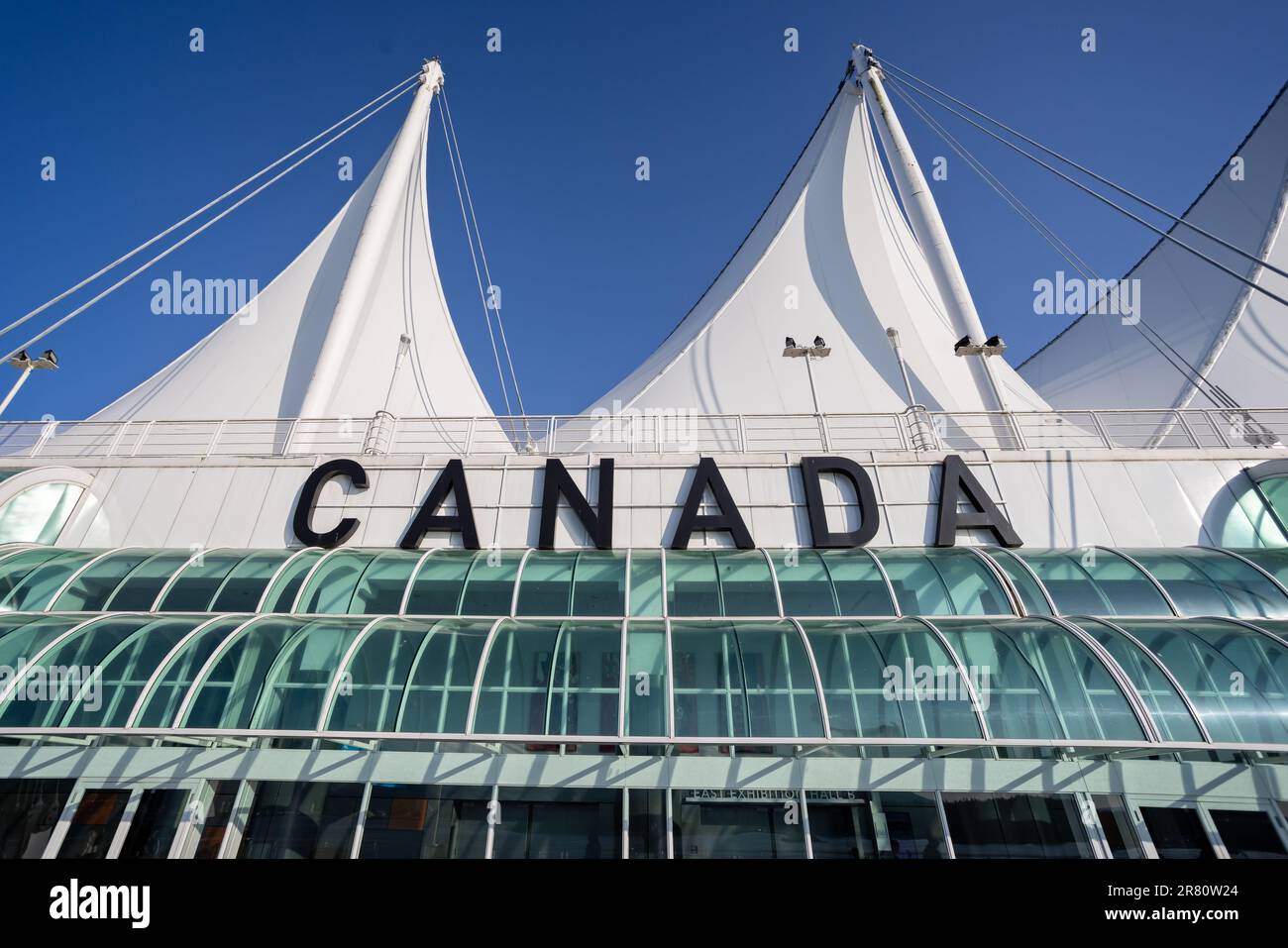 Sign with sails hi-res stock photography and images - Alamy
