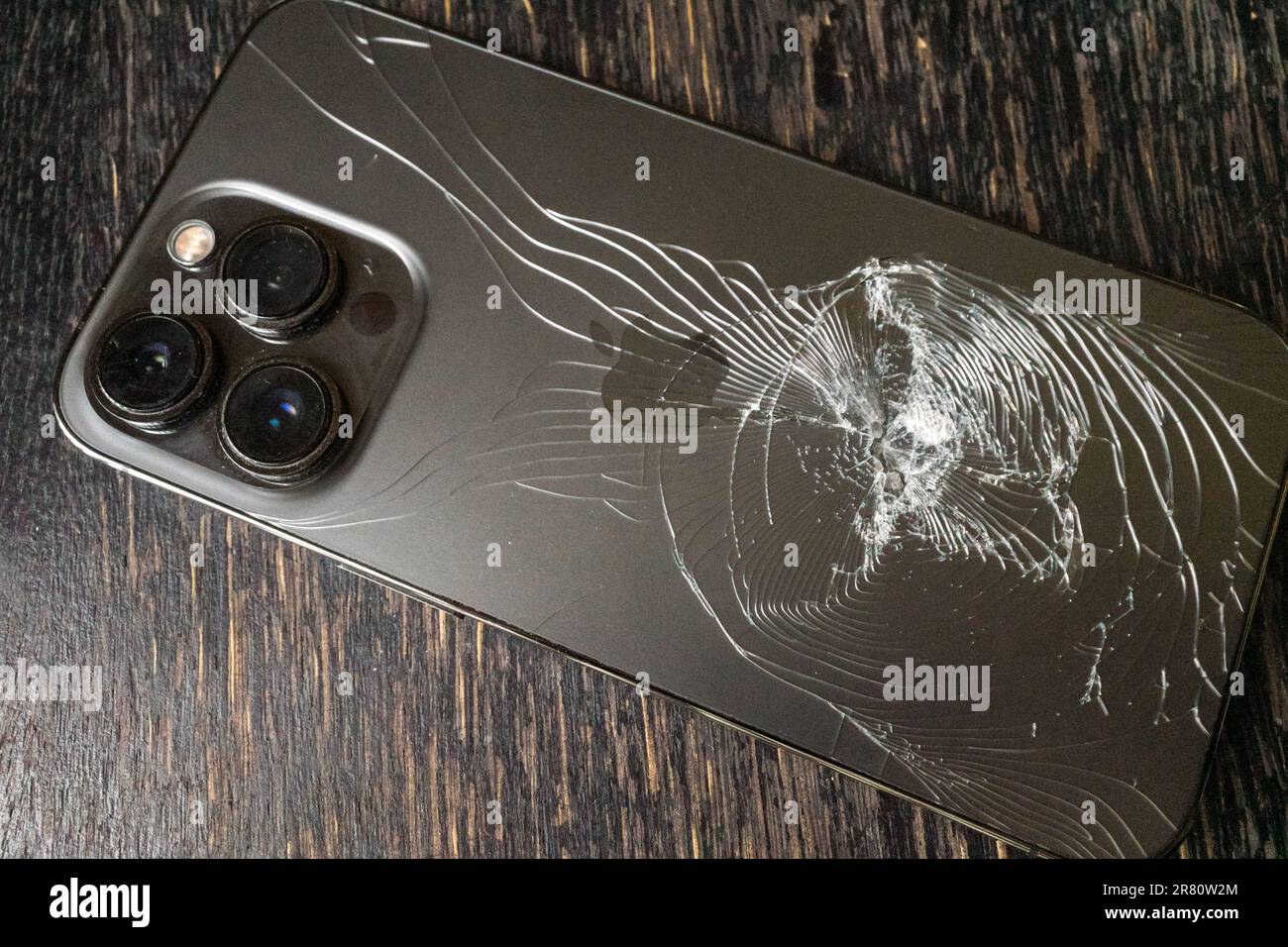 Seattle, USA. 11 Jun, 2023: Damaged Iphone from a 5 story window drop ...