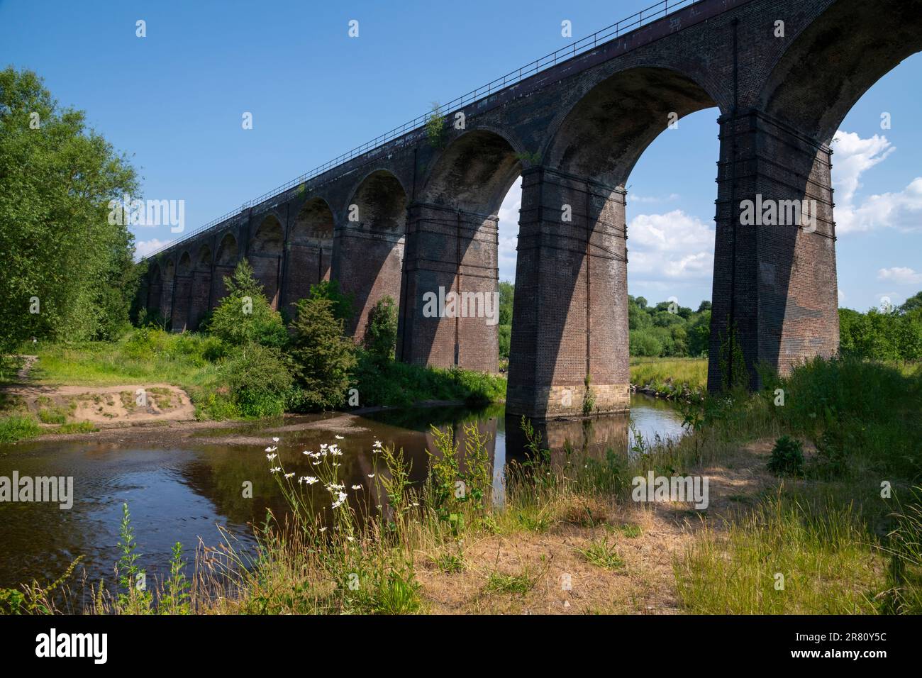 Stockport railway viaduct hi-res stock photography and images - Alamy