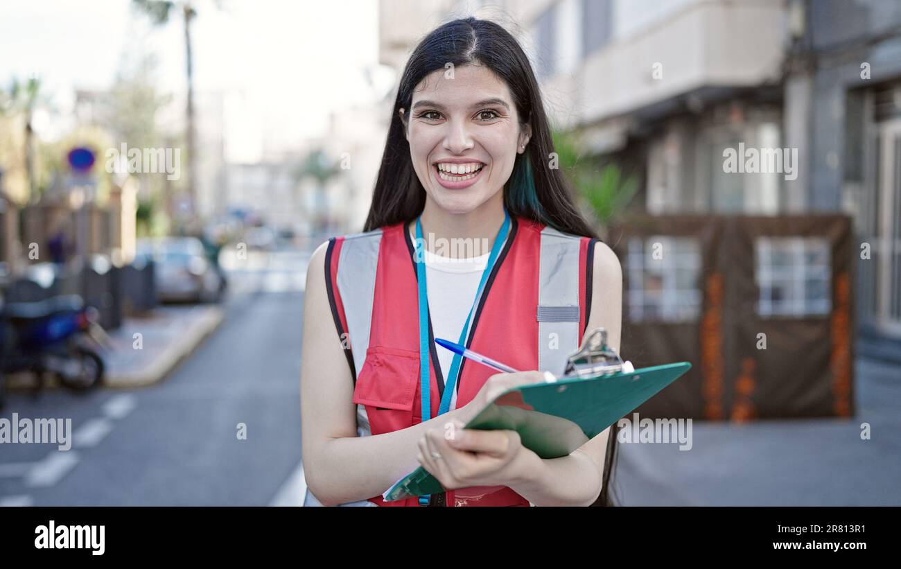 Interview clipboard survey street hi-res stock photography and images ...