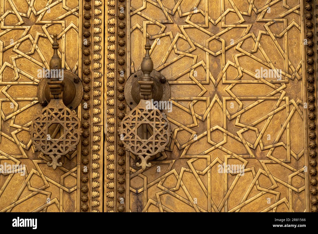 Famous golden main entrance of the Royal Palace in Fes, Morocco Stock ...
