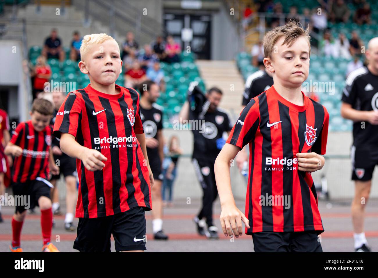 Football mascots uk hi-res stock photography and images - Alamy