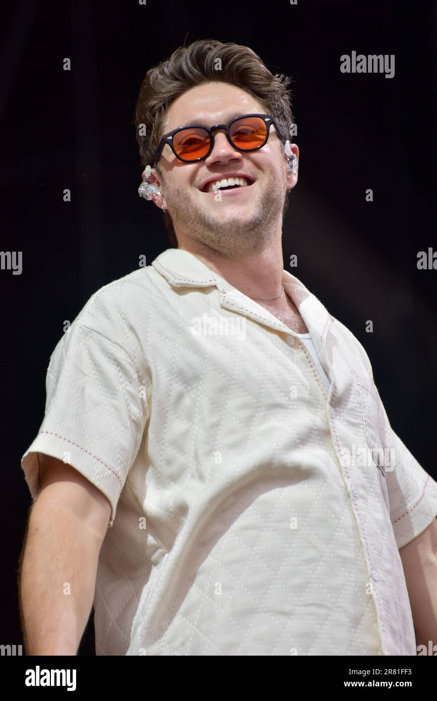 One Direction Wearing Sunglasses