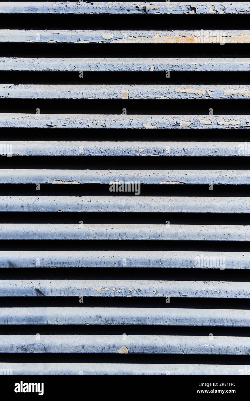Texture of a metal grill Stock Photo - Alamy