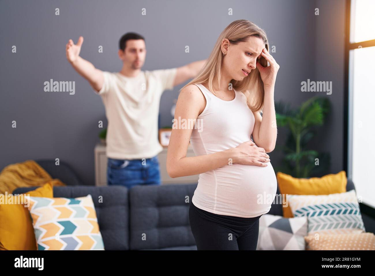 Couple and baby argue hi-res stock photography and images - Alamy