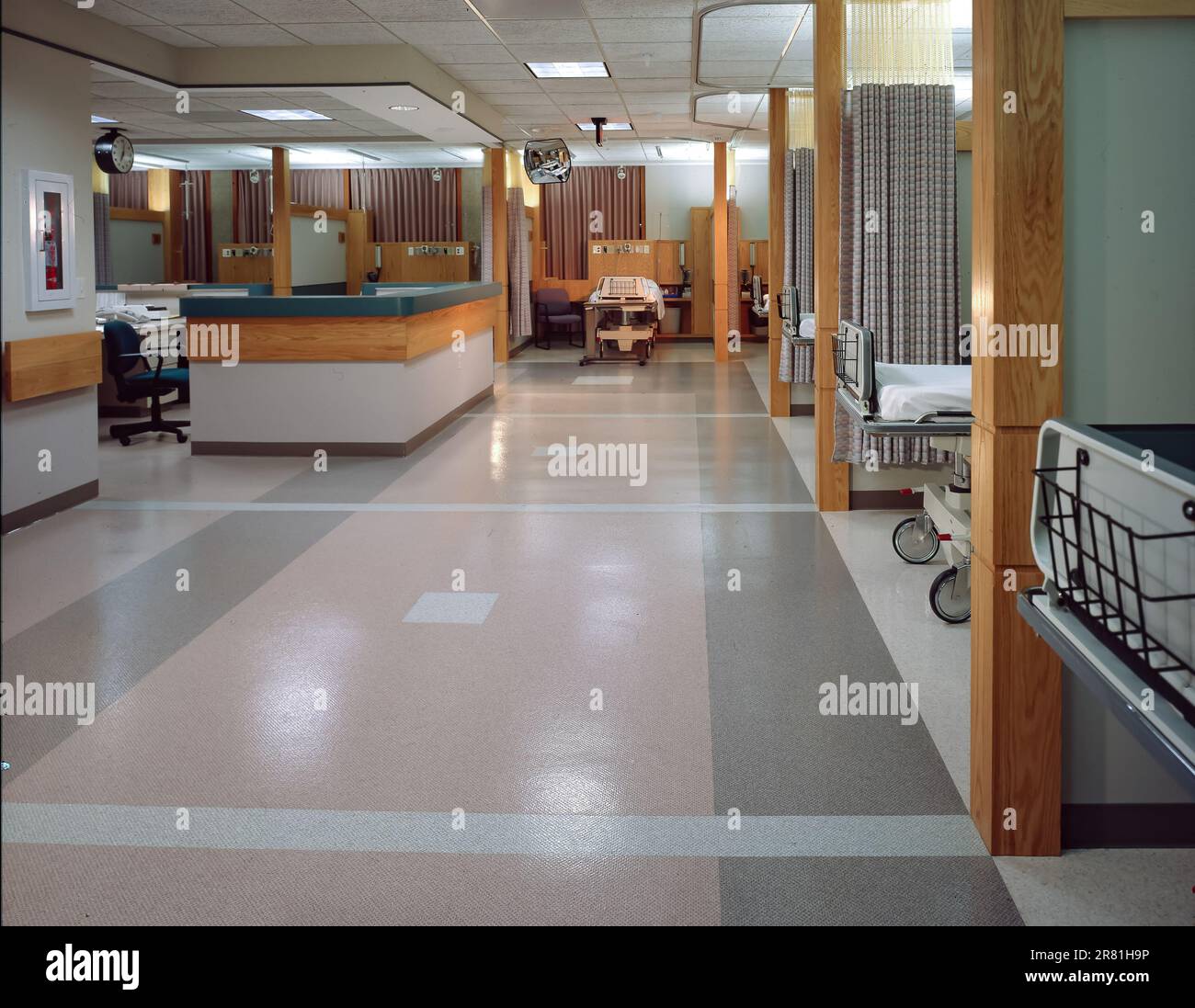 Nursing station. Intensive care area Stock Photo - Alamy
